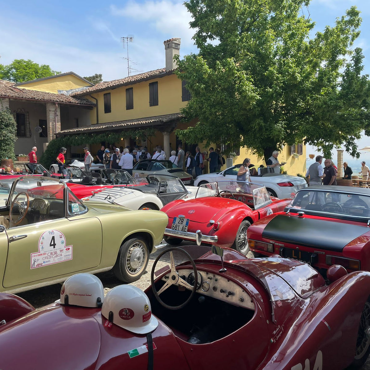 Lo storico raduno di auto storiche "Circuito Città di Collecchio" fa t ...