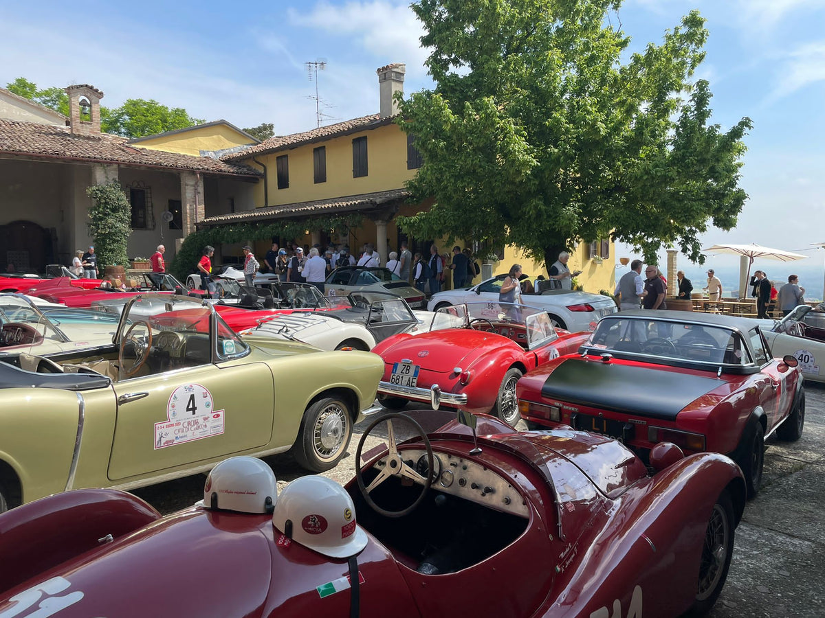 Lo storico raduno di auto storiche "Circuito Città di Collecchio" fa t ...